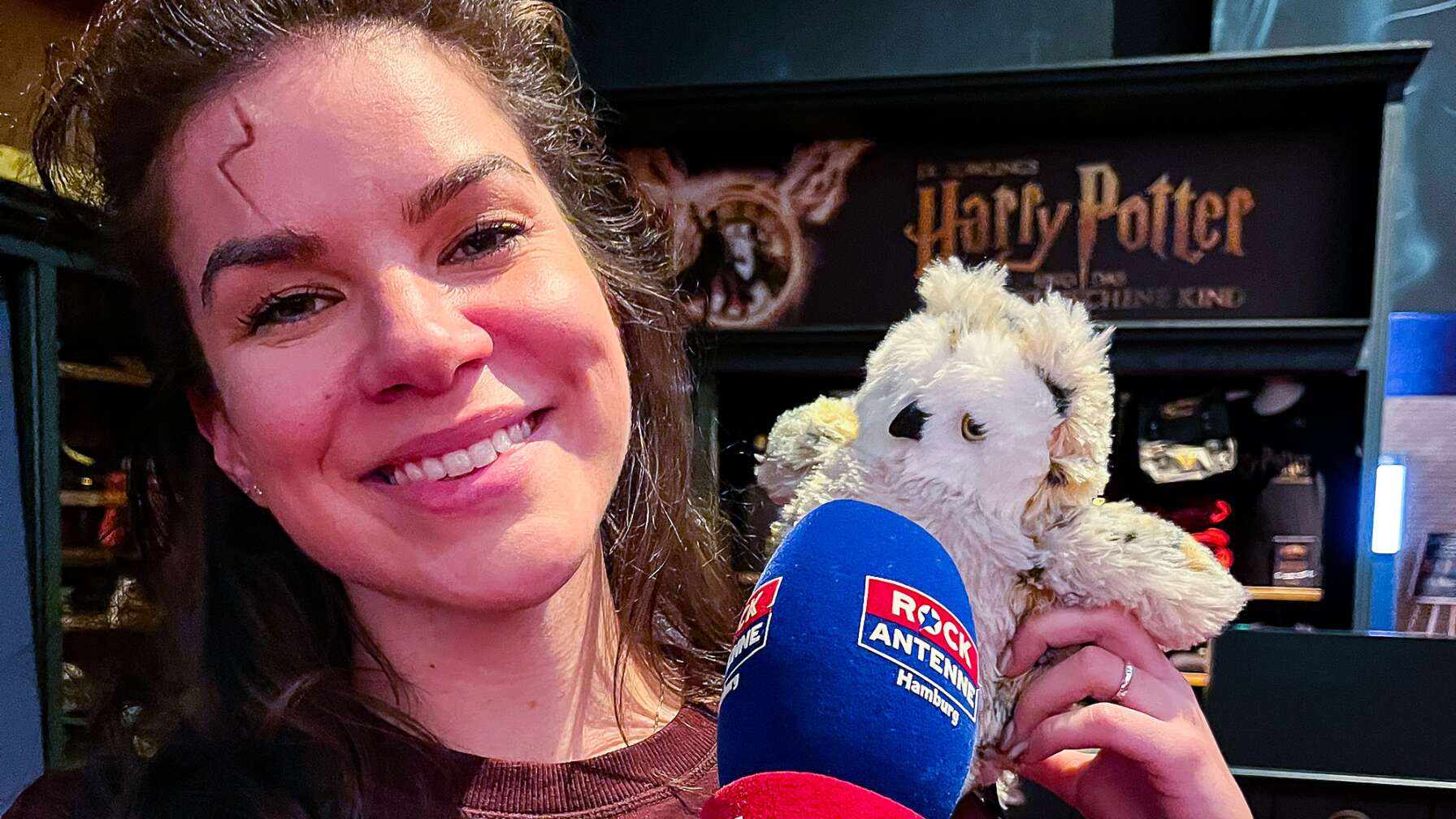 Lilly Roberts macht Praktikum bei Harry Potter: Die Fotos